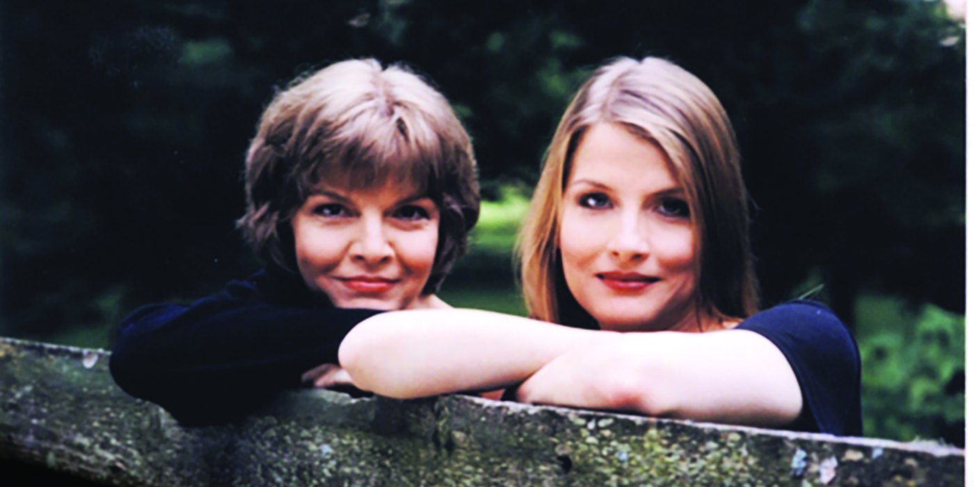 P.J. Tracy - Welcome to Roaming the Arts