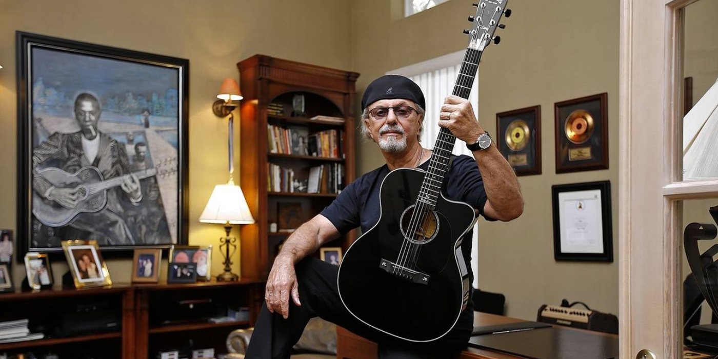 Dion - Welcome to Roaming the Arts